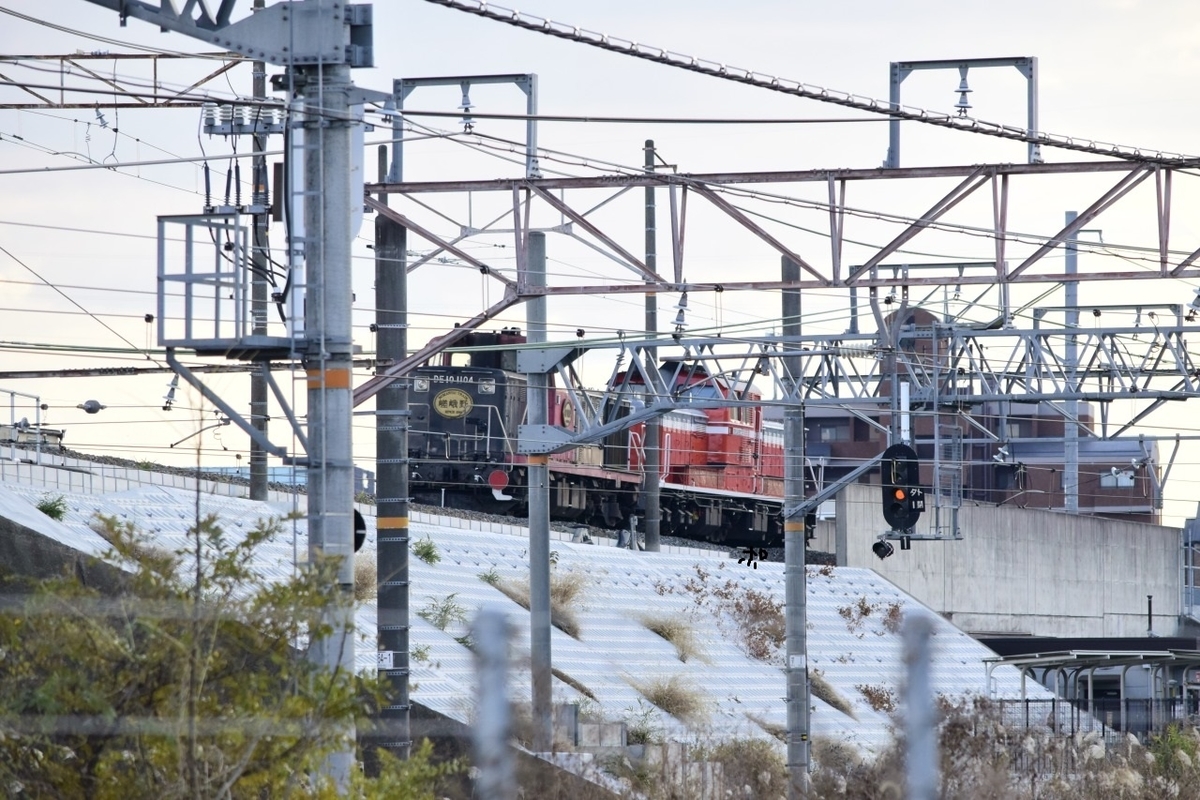 第2202列車 「 年末鉄納め！DE10 1104の後藤入場配給を狙う 」 - 写真は鉄で出来ている。