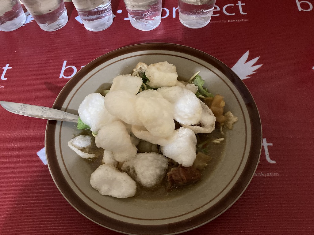 Tahu Campur Lamongan （タフ チャンプル ラモンガン）を食べる - ノリオのインドネシア赴任日記