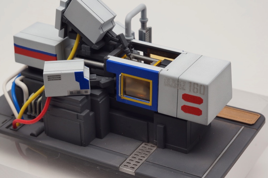 バンダイホビーセンターオリジナル電動式4色射出成形機【BANDAI 1:60 Electromotive Style Injection ...