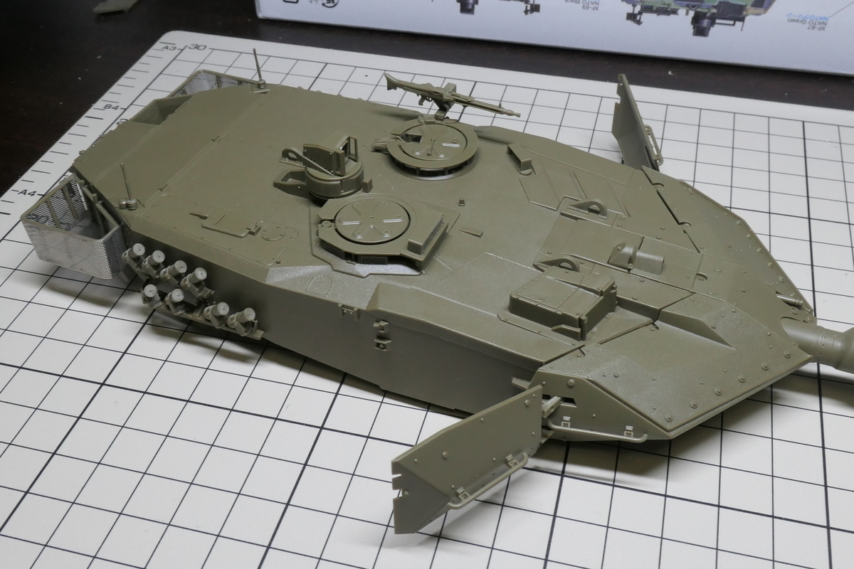 タミヤ 1/35 レオパルト2A6を作る その1 - どらの自由帳