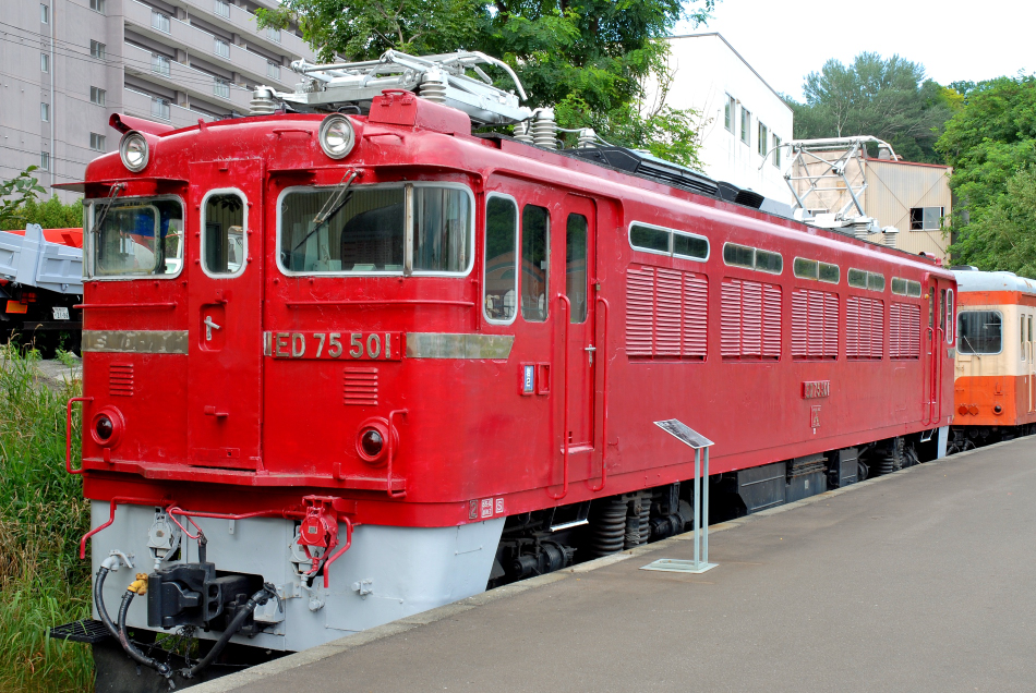ed75 501号機が解体されずにすんだその裏側とは？ - 本棚の住人の鉄道忘備録