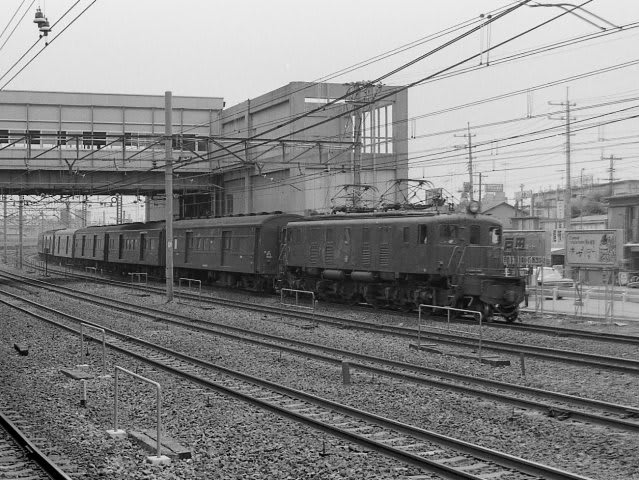 ef56 katoの製品は変形機の6号機と7号機だった。 - 本棚の住人の鉄道忘備録