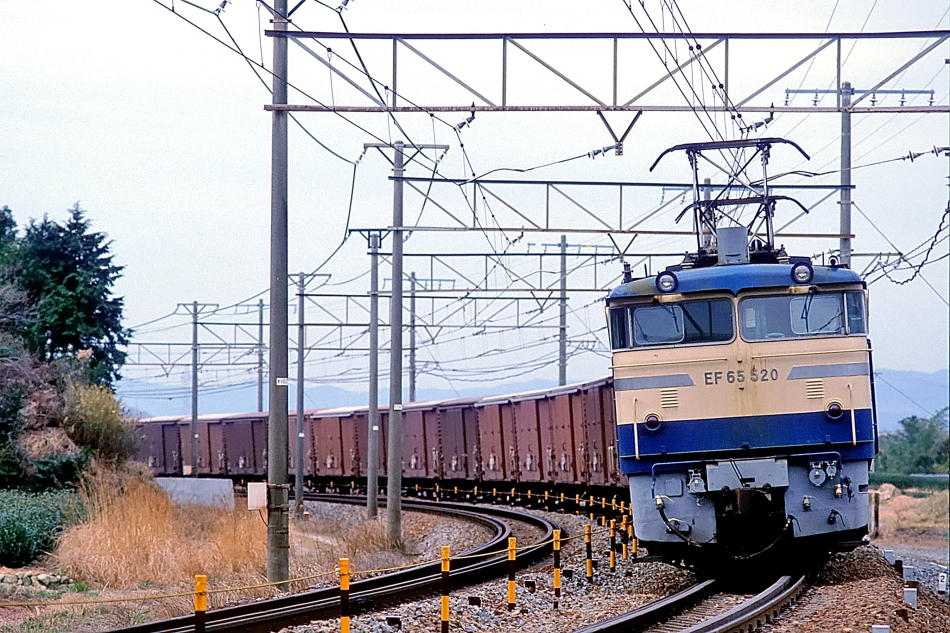 高速貨物専用のEF65 500番台のf型も不運な車両の一つだった。 - 本棚の住人の鉄道忘備録