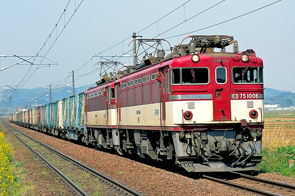 JR貨物に引き継がれたed75の塗装変化 試験塗装に更新機。 - 本棚の住人の鉄道忘備録