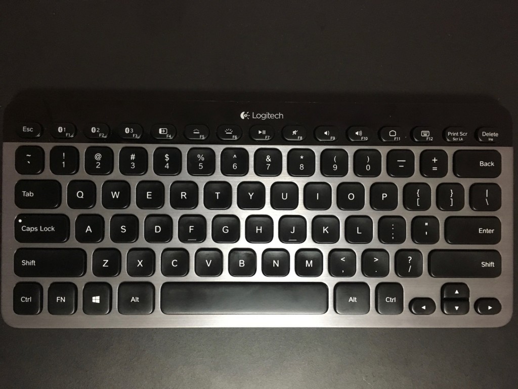 Logitech Bluetooth Illuminated Keyboard K810 US配列買った - 三角Validator