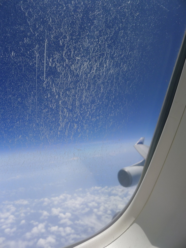 チャイナエアライン642便 エコノミークラス 香港‐台北 香港スカイチームラウンジ→ジャンボのアッパーデッキ搭乗記 HKG SKYTEAM ...