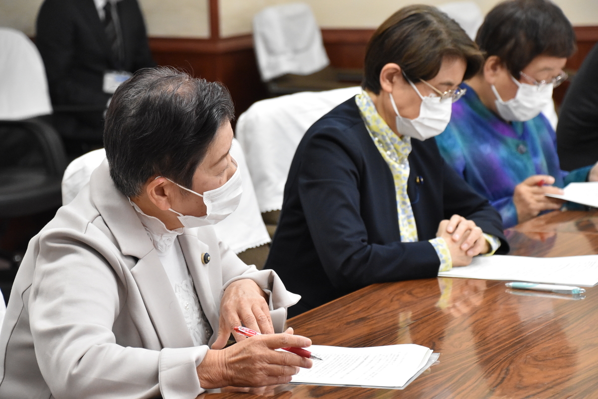 18日、12月議会の知事申し入れ。福祉灯油、コロナ対策、温暖化対策等を要望 - 宮本しづえのかけ歩き