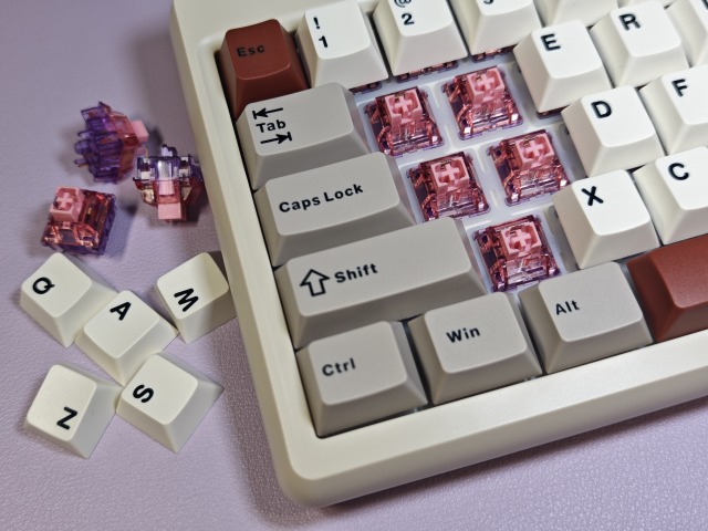 EPOMAKER RT65 レビュー ミニディスプレイとジョイスティックが便利な65%メカニカルキーボード - machanのおうち