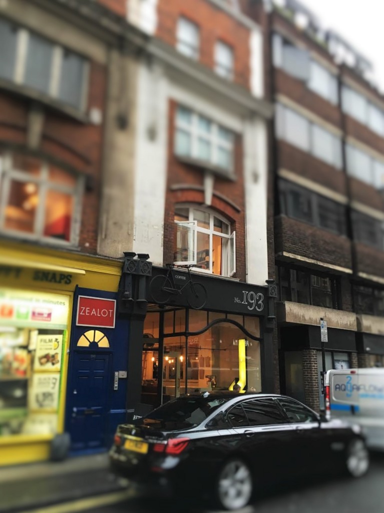 Tap Coffee - インドア派のロンドン滞在記