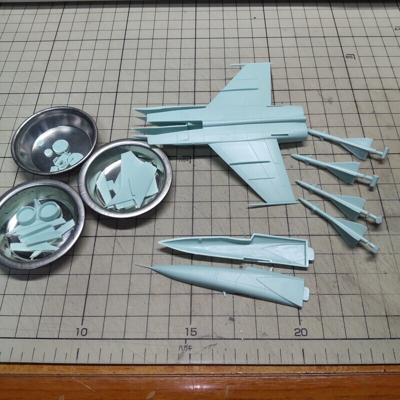 LS 1/144 MIG-25 FOXBAT 制作 1 - 日々常々悪戦苦闘 本に模型にゲームにいろいろと