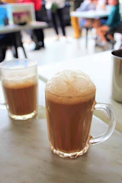 麺天国サラワク州クチンの名店「MI SAPI HJ SALLEH @ SEPINANG SARI CAFE」の絶品油そばMee Kolok ...