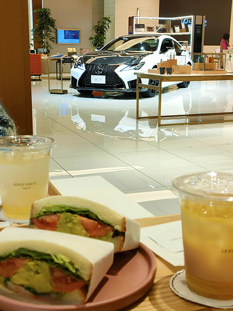 モダンな空間で味わう、「レクサスカフェ」の美味しいお料理とカフェタイム Experience Luxury at the Lexus Cafe ...