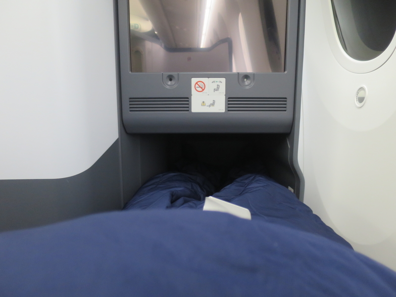 ANA/全日空 NH886 クアラルンプール→羽田 ビジネスクラス搭乗記 - 寝る子のヌシのお泊り帳