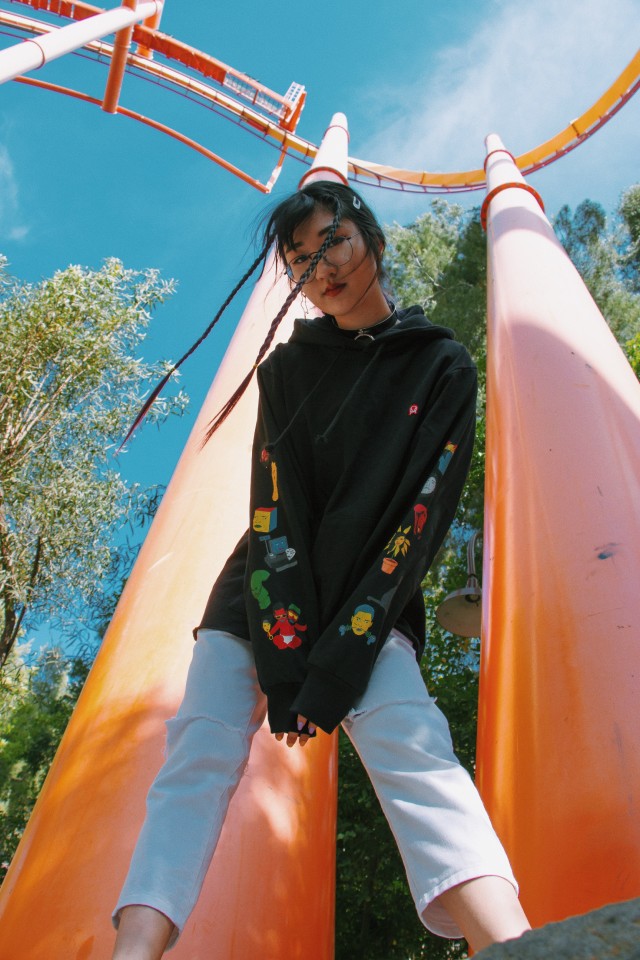 HOWSLA公式グッズ販売ブース「HOWSLA CLOTHING CAPSULE」の商品を一挙紹介 - Bananan Beats