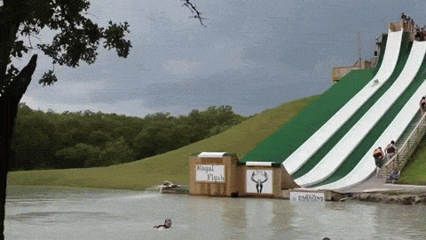 ウォータースライダーは意外と危険…？ - まるく堂の〇〇やろうぜ！