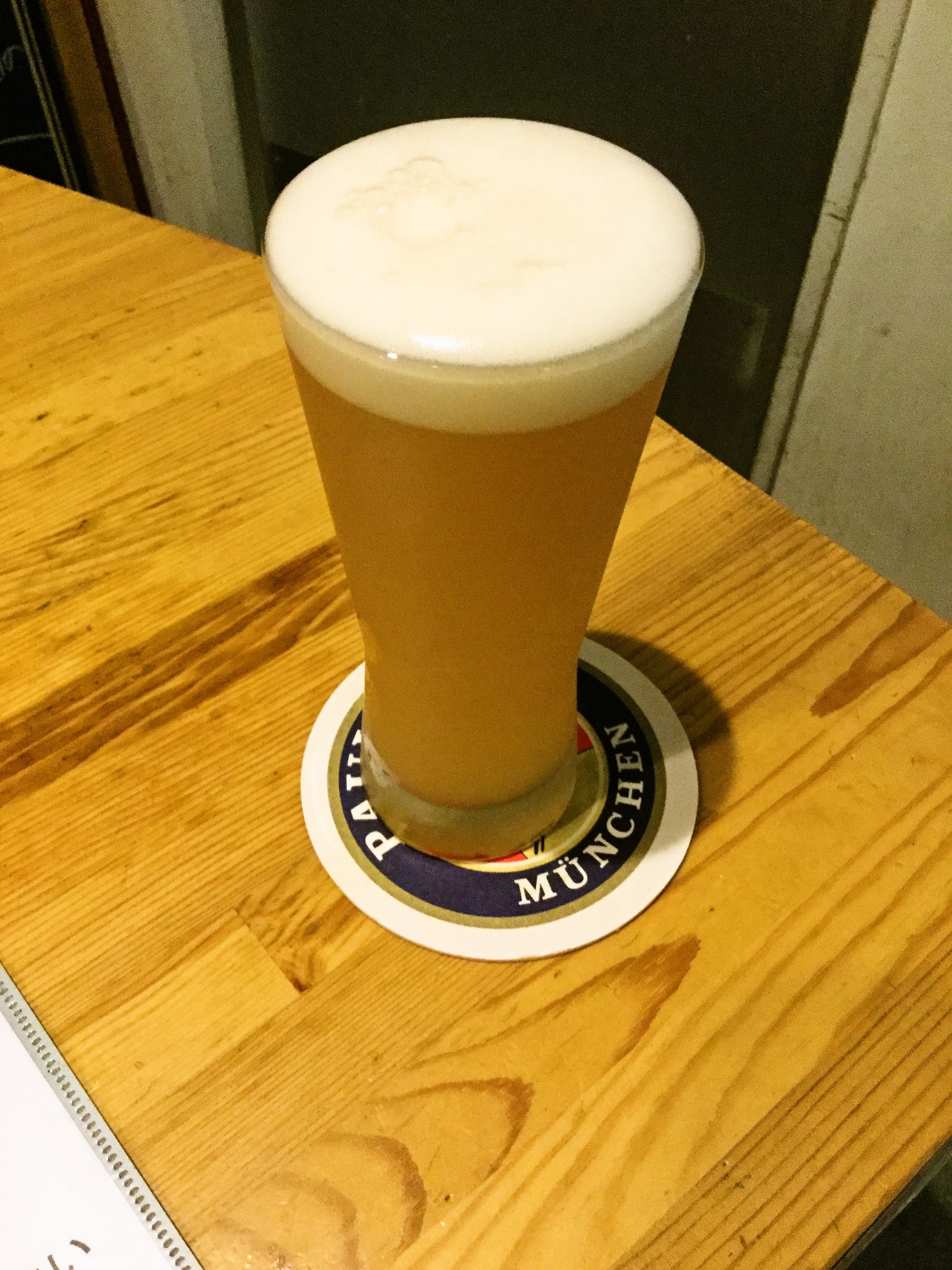 箕面ビール 桃ヴァイツェン 於 伊豆屋酒店 - まっしゅ の うまい店行脚 ブログ