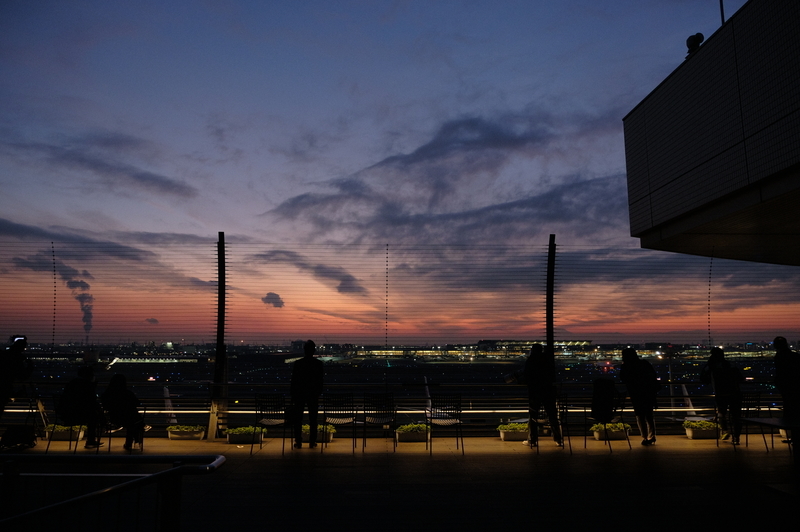 【179話・FUJIFILM】FUJI X Weeklyアプリの「Pro Neg.Hi」で撮る羽田空港＆ラーメン - モアイブログ