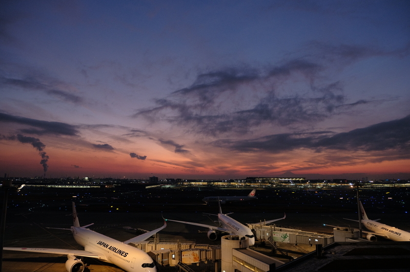 【179話・FUJIFILM】FUJI X Weeklyアプリの「Pro Neg.Hi」で撮る羽田空港＆ラーメン - モアイブログ