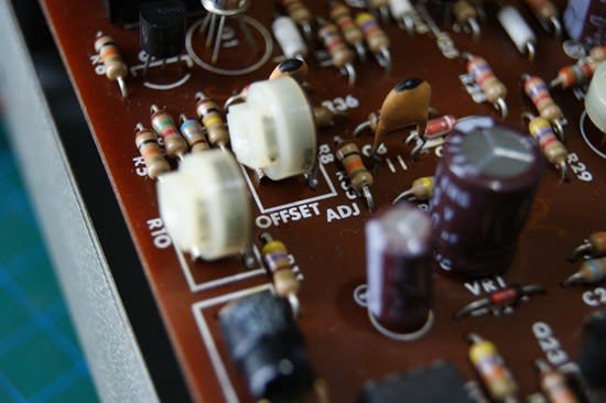 VP-7201A 発信機 - ガラクタな部屋