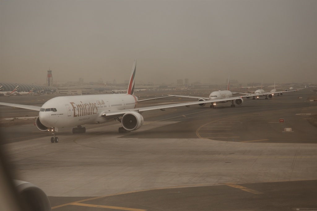 Emirates EK380 Dubai Hongkong A380-800 Firstclass - ぼくはこうして破滅する~特典旅行がやめ ...