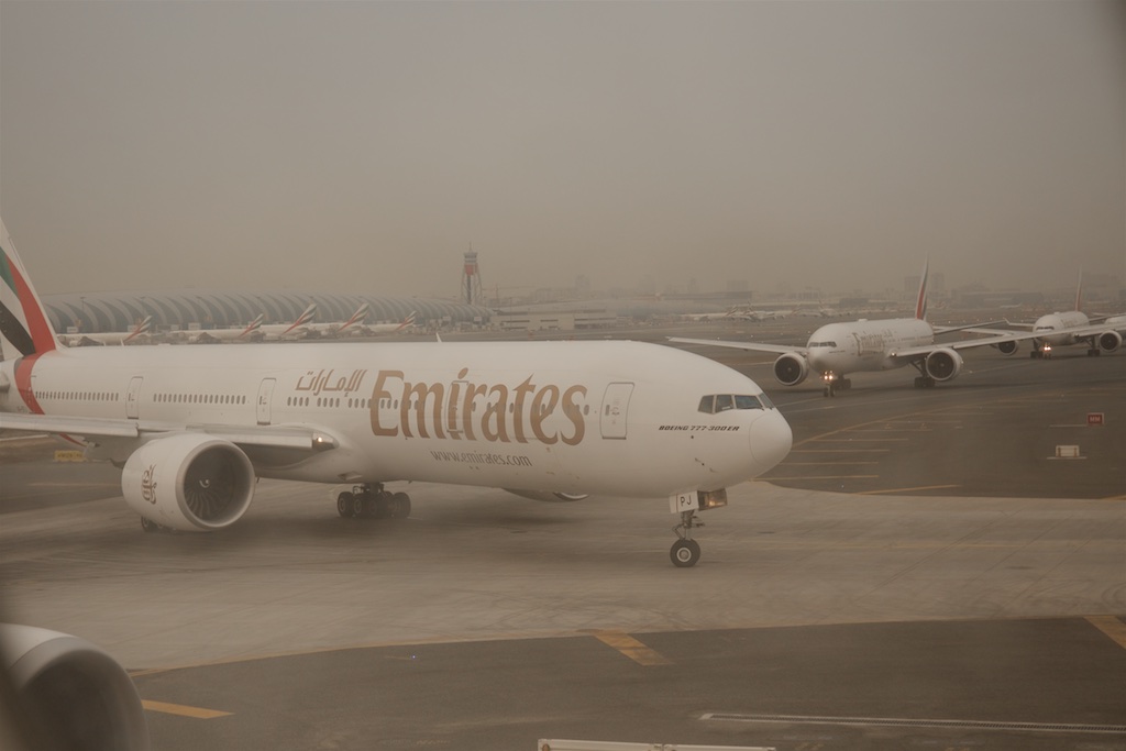 Emirates EK380 Dubai Hongkong A380-800 Firstclass - ぼくはこうして破滅する~特典旅行がやめ ...