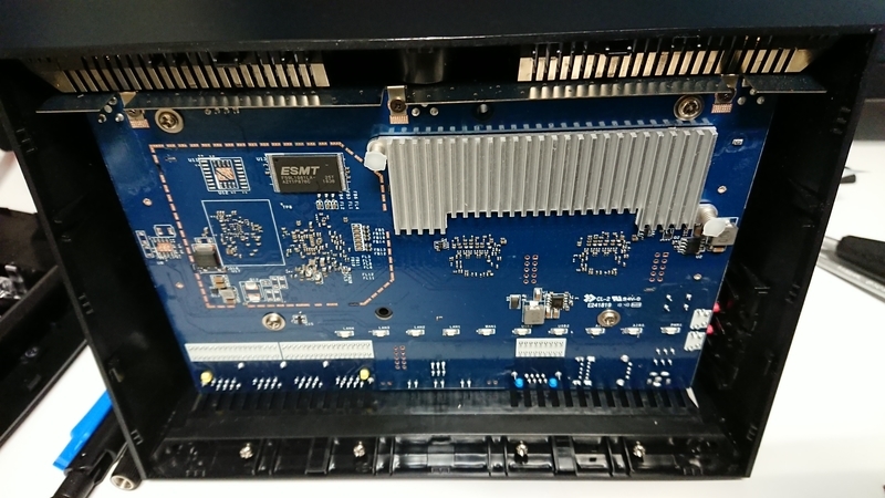 ASUSのルーターを分解して埃を取っ払ったらAiMeshに参加できるくらい復活した件 【ASUS RT-AC68U】 - 今さら 的な