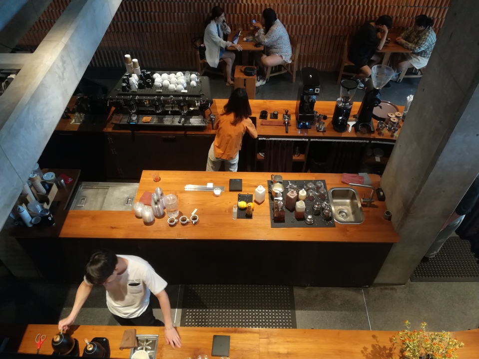 【タイ／チェンマイ】アカ族の村で栽培される、オーガニック＆フェアトレードの一杯を求めて「Akha Ama Coffee」へ - 自然に沿った ...