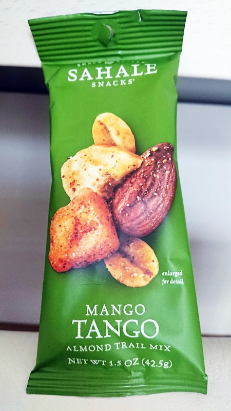 変わってるけどおいしいクセになる味！サハレ マンゴータンゴーアーモンド【SAHALE SNACKS MANGO TANGO】 - みあきログ