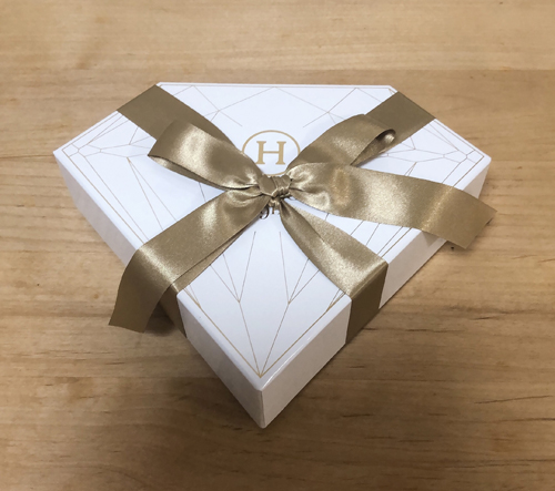 【HACCI】ミニダイヤモンドBOX テーブルハニー2本セット（アカシア&オレンジ）頂きました【テンションアゲ度、ハチミツ界NO1】 - たぬきサマー