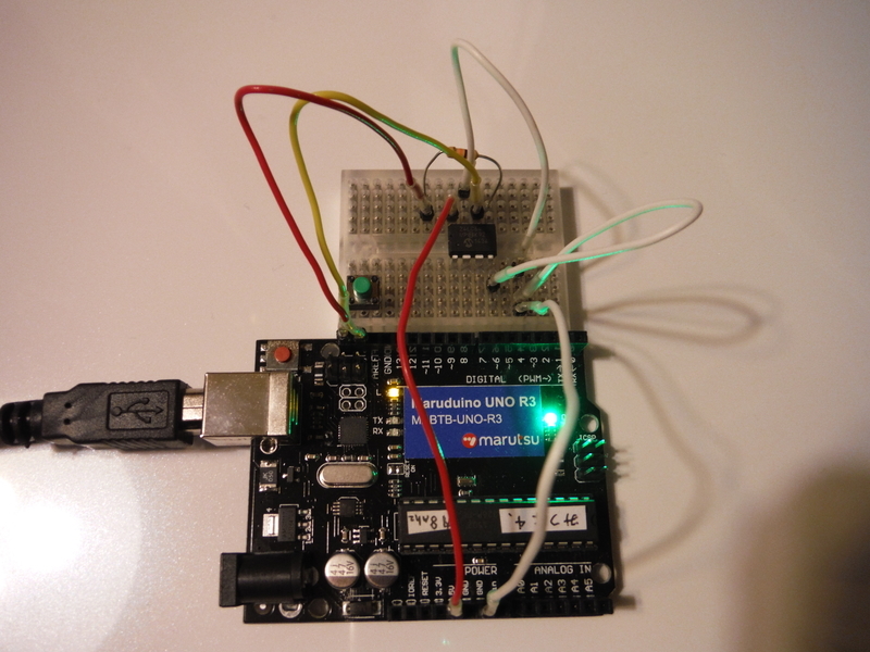 EEPROMをArduinoにつなげて、メモリをたくさん増設します。[24LC64]を使いました。配線図とプログラムスケッチ。 - Mira&Luna's nursery lab