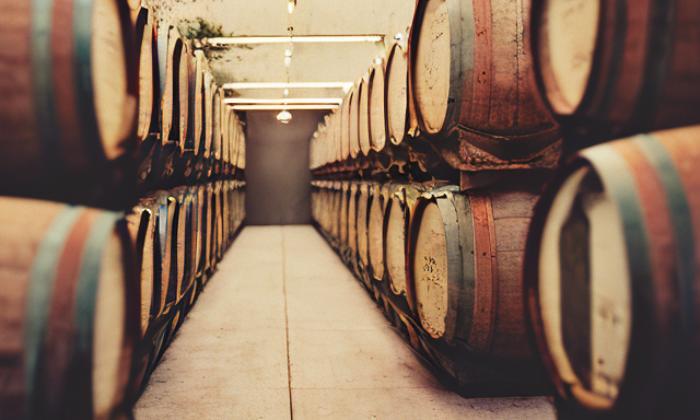 ワインタンクが破裂！？約200万リットルのワインが村に流れた模様。羨ましい！ - Blushing Violet