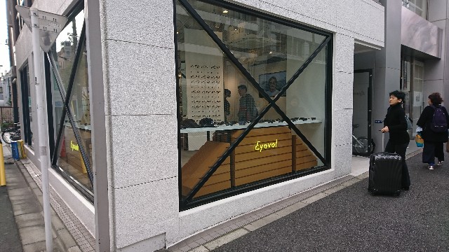 Eyevol Tokyo Store でｻﾝｸﾞﾗｽ購入！ ｱｸｾｽや店内の様子、選び方のｺﾂを大公開!! - 波乗り海道パーリング