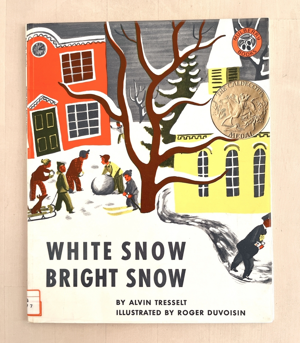 しんしんと降り積もる雪は、灯りに照らされてきらきらと…【WHITE SNOW BRIGHT SNOW】 - 英語多読に挑戦！