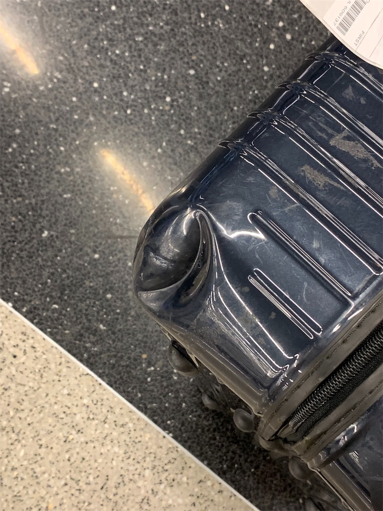 2019/8 Chicago 2 AA2412 DFW-ORD - 空飛んでます、ベッドで寝てます。