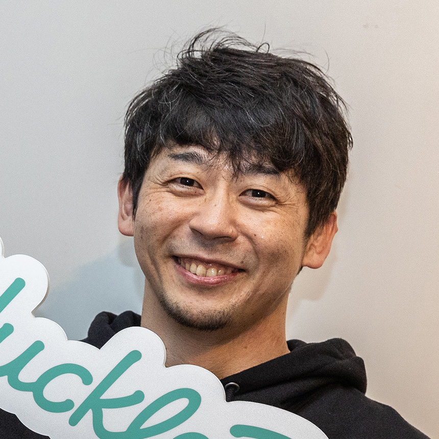 Shopifyの運用方法を集大成した一冊 - mojiru【もじをもじる】