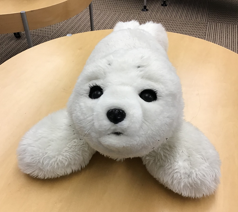 米国で保険適用 日本で福祉用具のアザラシ型AIロボット パロ - AI(人工知能)時代、AIを使い倒す！