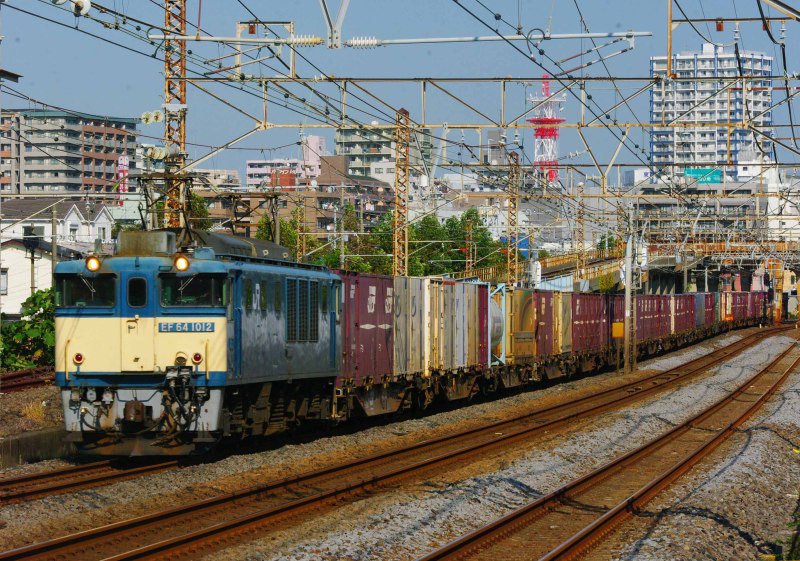 10月14日撮影 東海道線 平塚～大磯間 貨物列車 ② EF66-27 EF64-1012 - 新・シリウスの線路際のロマンを求めて
