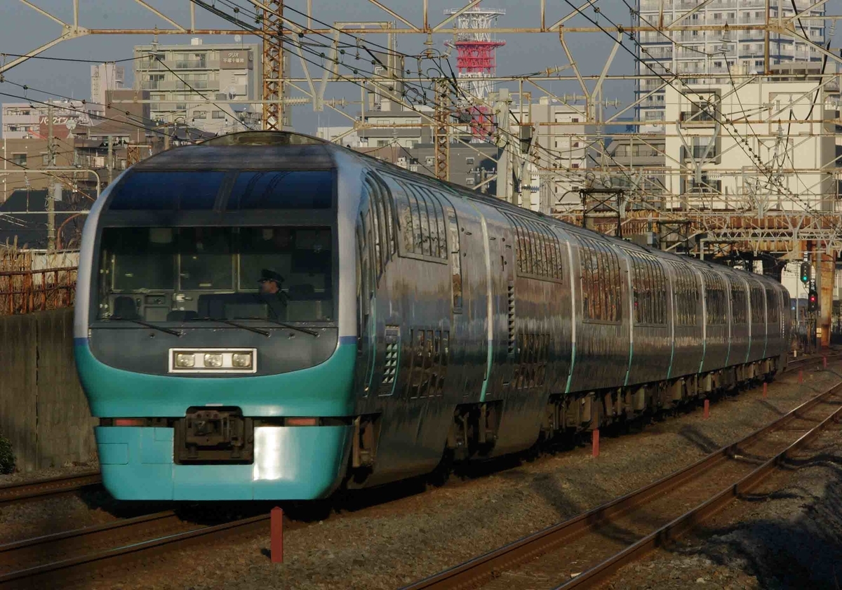 1月8日撮影 東海道線 平塚～大磯間 久々の貨物列車とE261系【サフィール踊り子号】ハンドル訓練、251系、185系を撮る - 新・シリウスの線路際のロマンを求めて