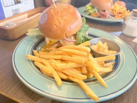 01 ZERO ONE CAFE SURF DINER（ゼロワンカフェサーフダイナー） 金井 - 気ままに外食三昧