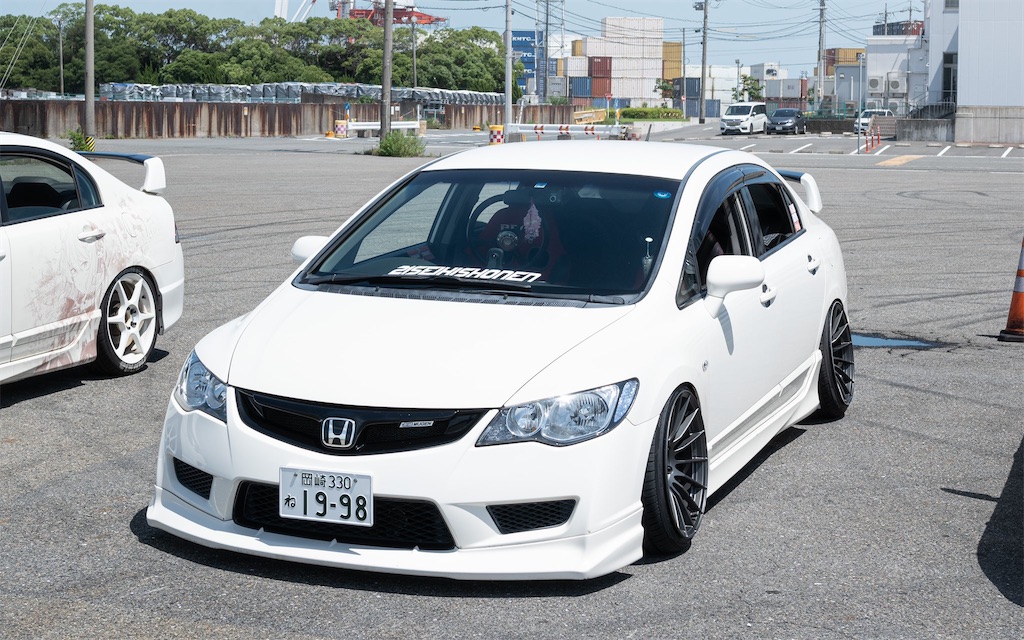 シビック FD2に10Jのホイールを前後にぶち込む その2 - 三度の飯より淫魔像