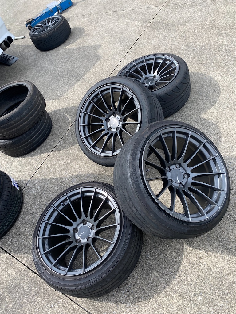 シビック FD2に10Jのホイールを前後にぶち込む その2 - 三度の飯より淫魔像