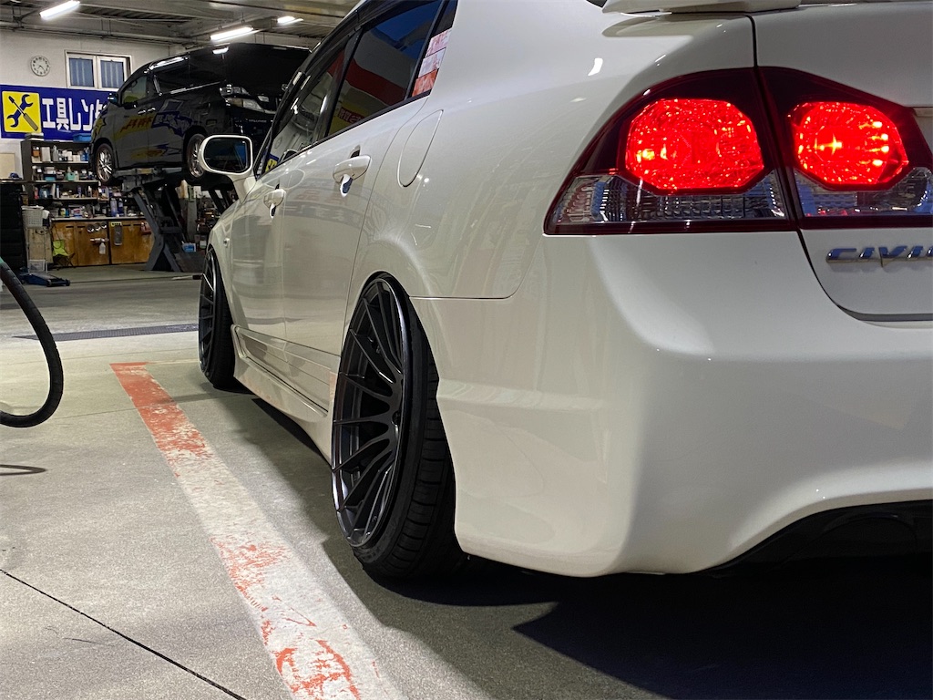 シビック FD2に10Jのホイールを前後にぶち込む その2 - 三度の飯より淫魔像