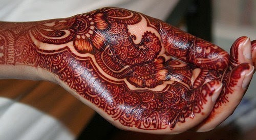 If Your Mehndi Goes Darker, Its Means Your Husband Loves You Much: Best ...