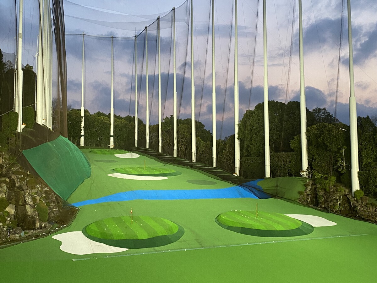 切り返し直後に腕を真下に下ろすと、ヘッドが走る！ - M's Golf