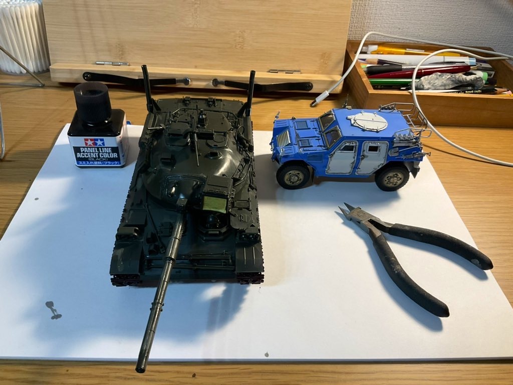 タミヤの74式戦車と軽装甲機動車 - 映像画日記