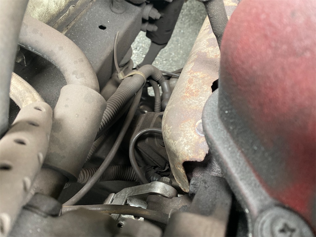 Y30 セドリック VG20ET エンジンマウントの交換 - 3日で飽きるブログ