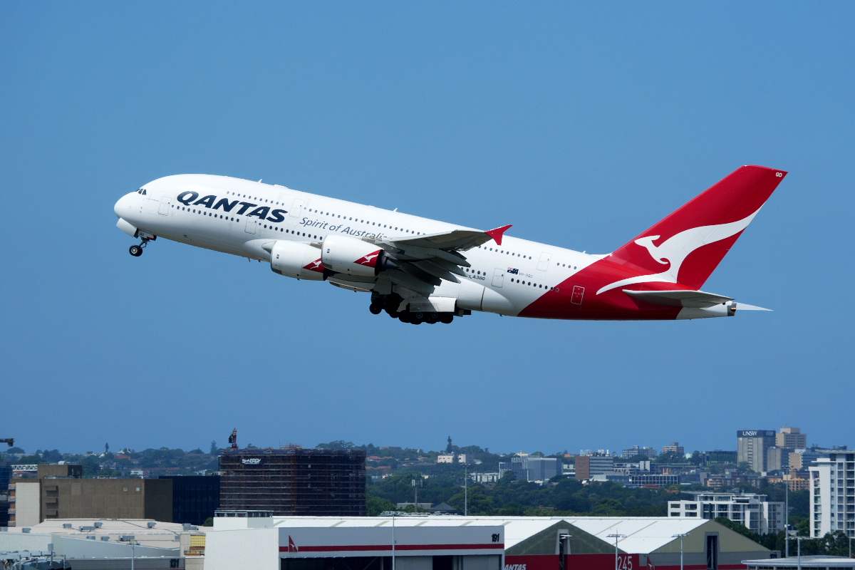 First encounter with the A380 〜 Qantas Airways - Haru’s photo diary