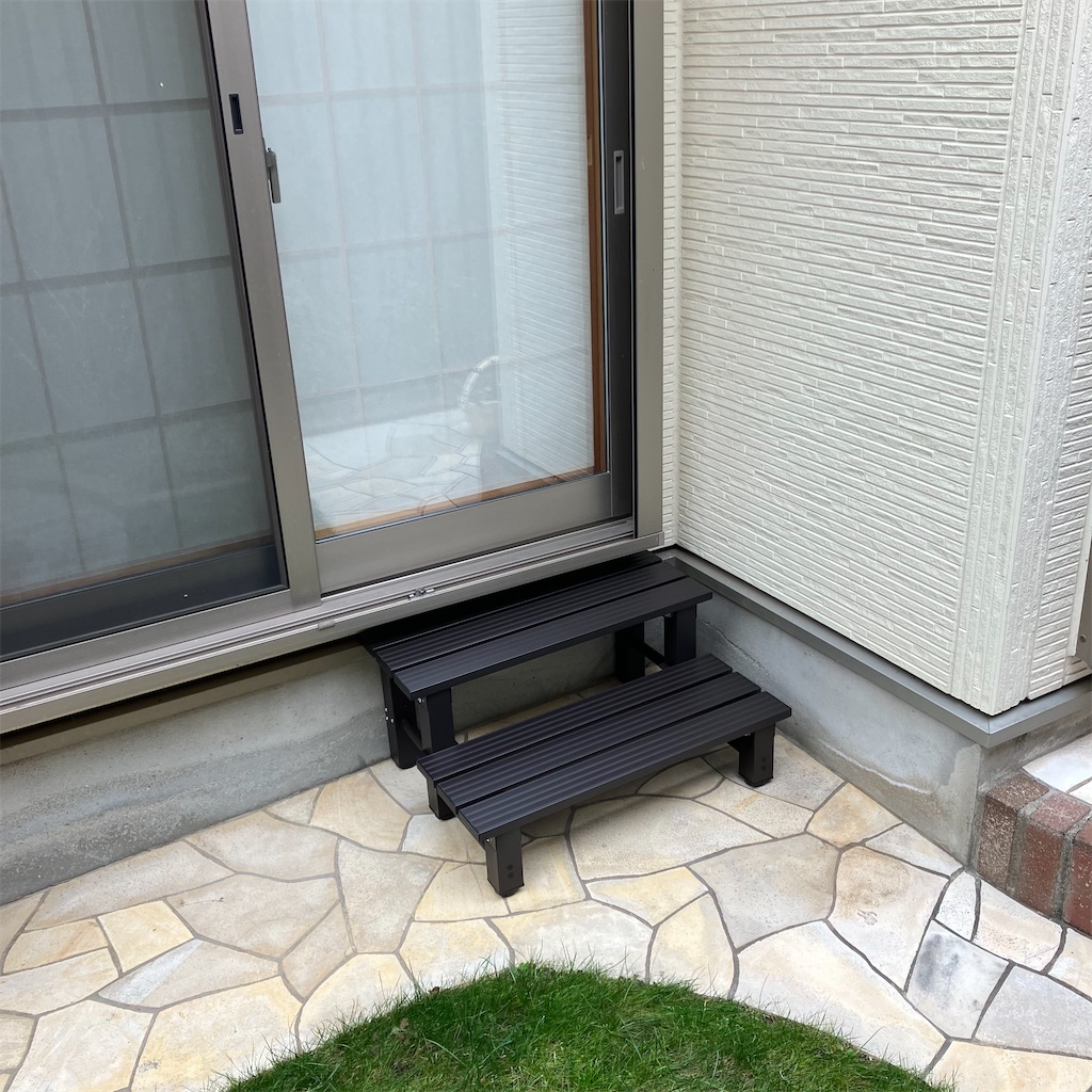 【山善】ガーデンマスター：快適な庭作業をサポートするアルミ製2段踏み台 YM-700 2 - ないの日記