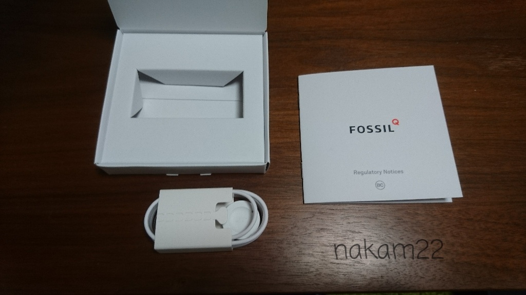 Fossil Q Explorist HR (第4世代) 充電ケーブルとスタンド - nakam夫婦日記