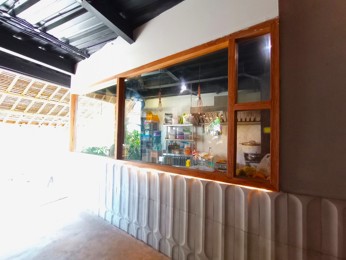 【バリ島／ウブド】風通しのいい、リゾート感たっぷりの隠れ家カフェ「Mudra Cafe」 - 自然に沿った生き方ガイド